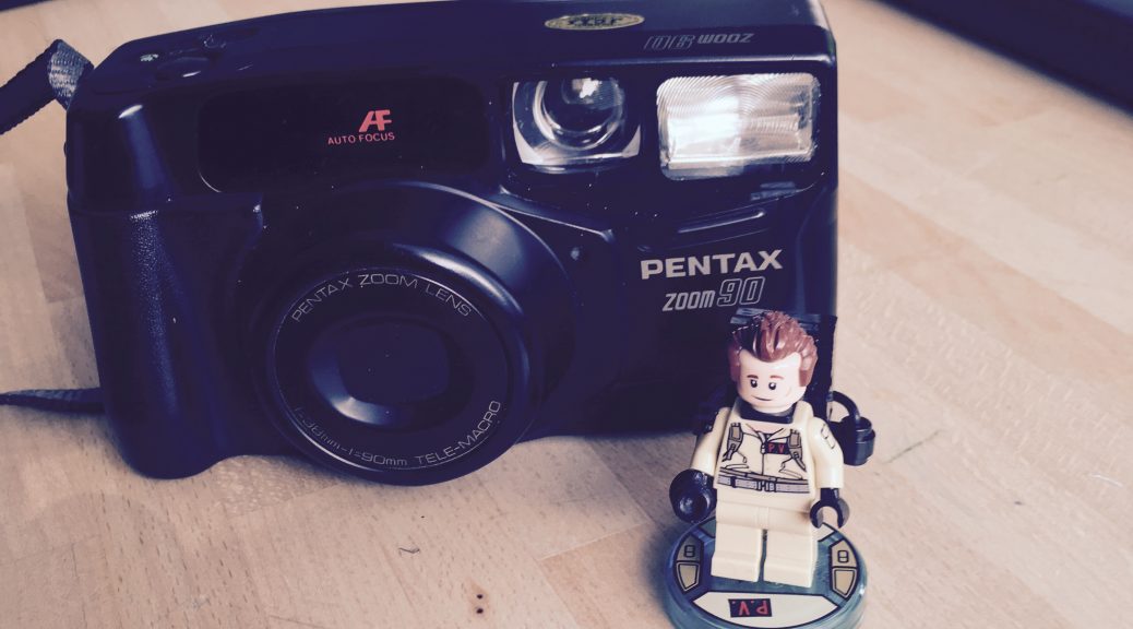 Zooming into the 90's ?- Pentax Zoom 90 Review - Canny Cameras